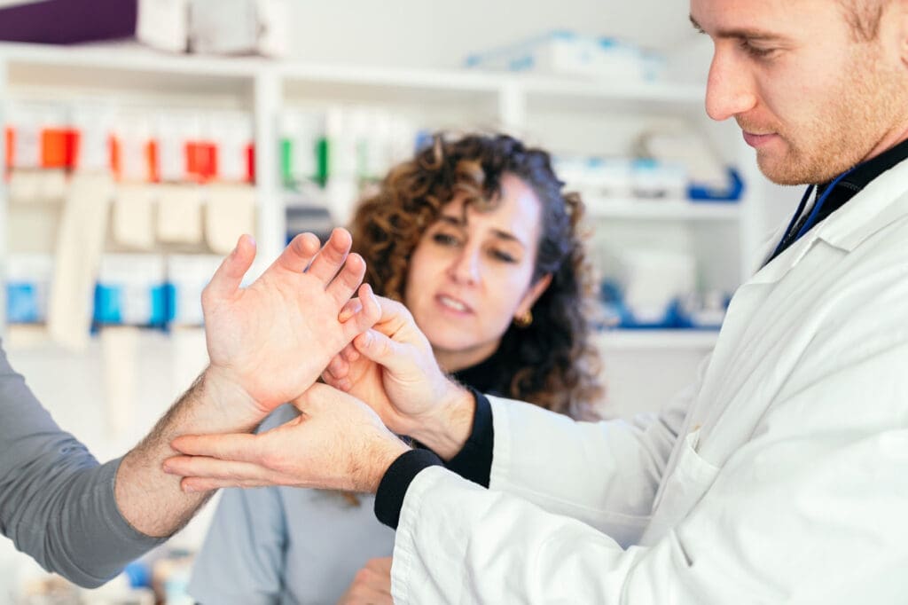 How to Treat and Heal a Jammed Finger - EP Wellness & Functional ...